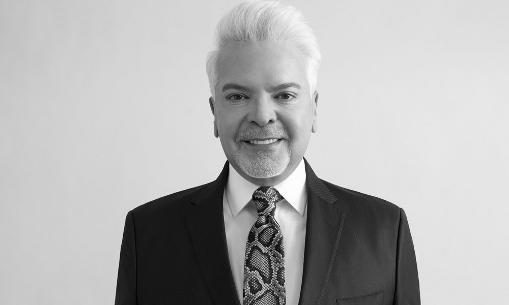 Henry R. Muñoz to Receive Nuestra Inspiración Award - experiencedgifts